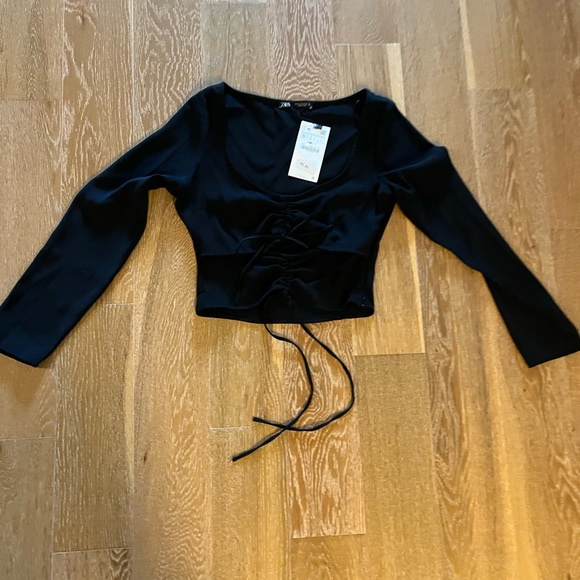 Zara | Tops | Zara Crop Top With Long Sleeves And Cutout At Front ...